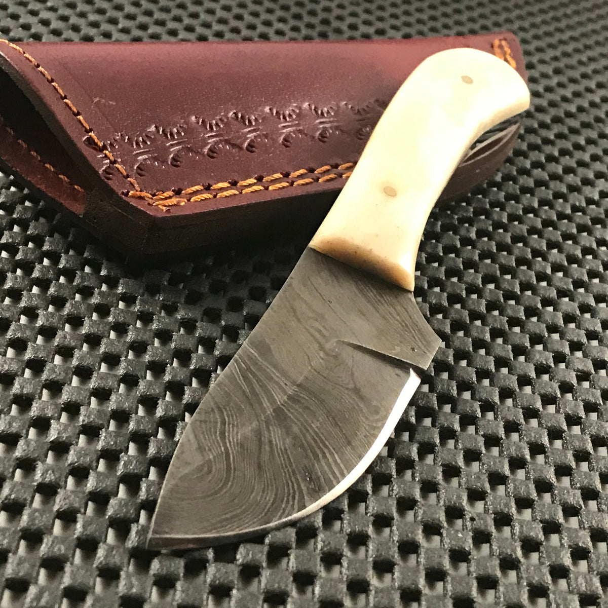 Handmade Custom Skinning Knife - Frontier Blades